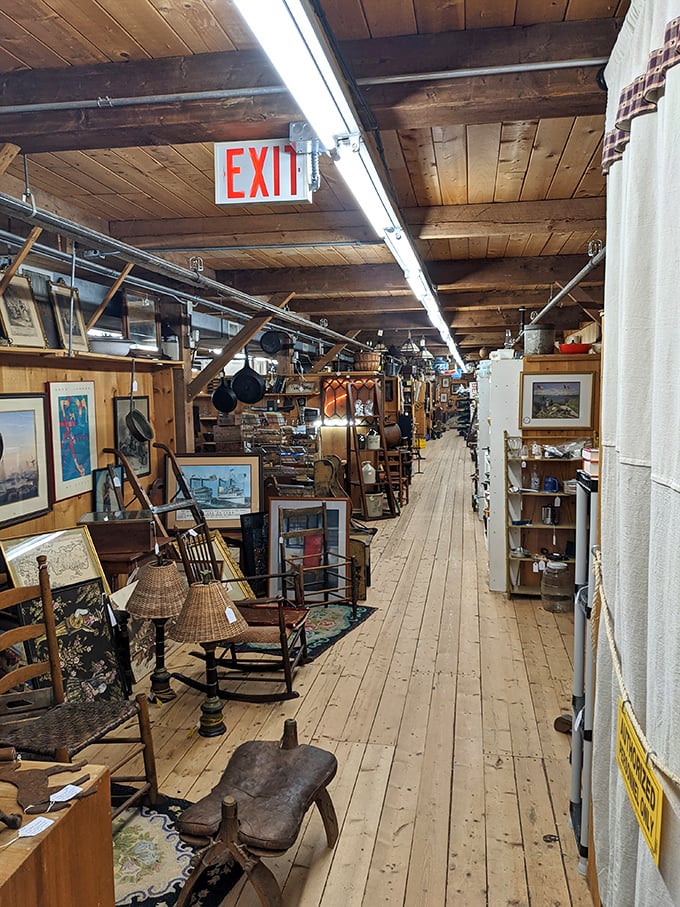 Long wooden corridors lined with treasures from floor to ceiling&mdash;like Indiana Jones' warehouse, but with better lighting and fewer face-melting artifacts.