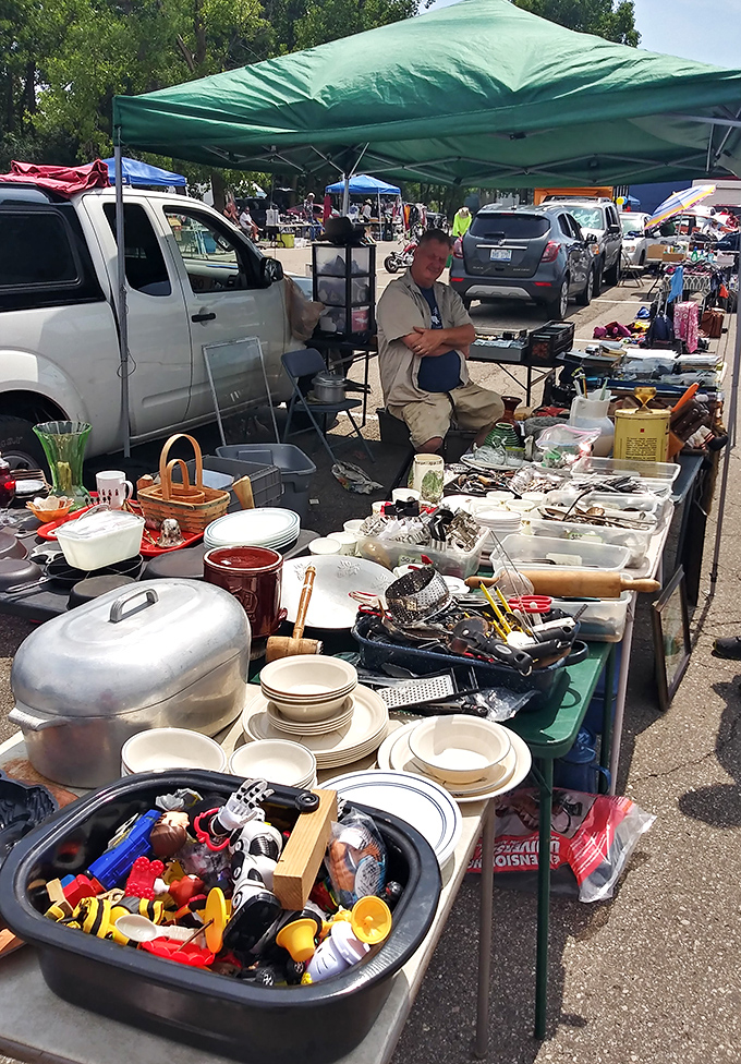 Every outdoor vendor has a story and inventory that could furnish an entire episode of "American Pickers"&mdash;kitchen treasures and childhood memories included.