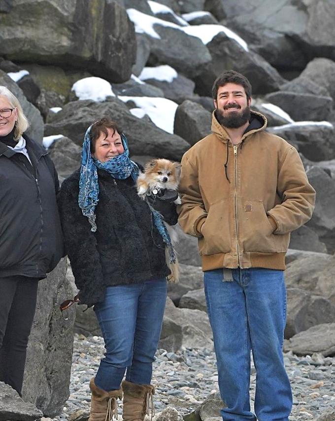 Rocky shorelines and smiling faces &ndash; the park brings families together in nature's playground. Even four-legged friends appreciate these geological wonders.