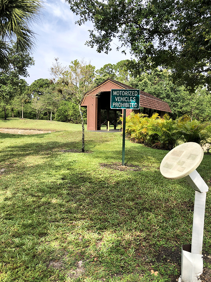 No motorized vehicles means this charming structure is reserved for daydreamers, photographers, and anyone needing a moment of peace. 