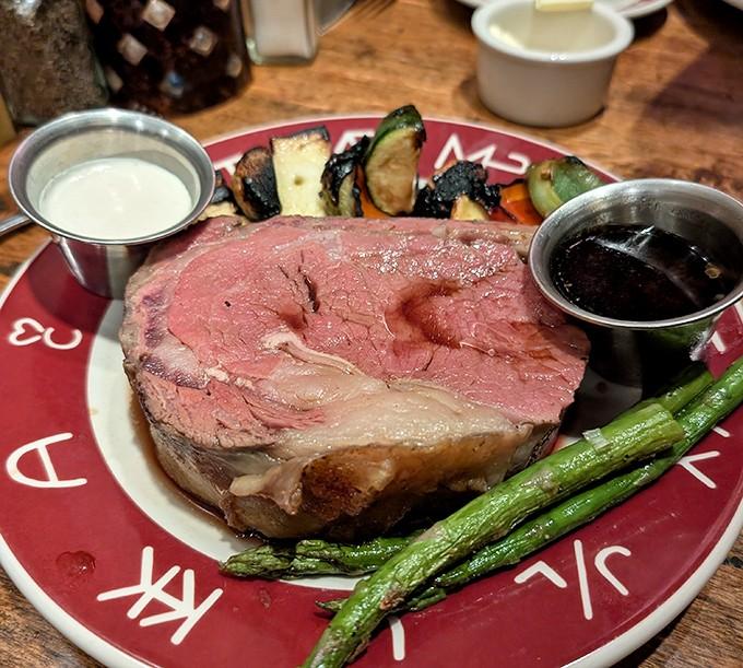 That perfect pink center surrounded by a seasoned crust is what road trip dreams are made of, folks.