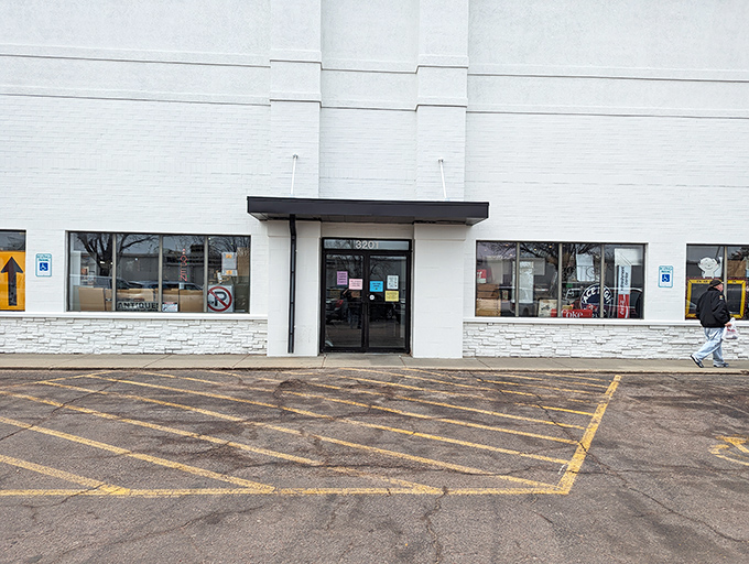 605 Antiques looks like it might have been a department store in a previous life. Now it houses memories instead of mannequins.