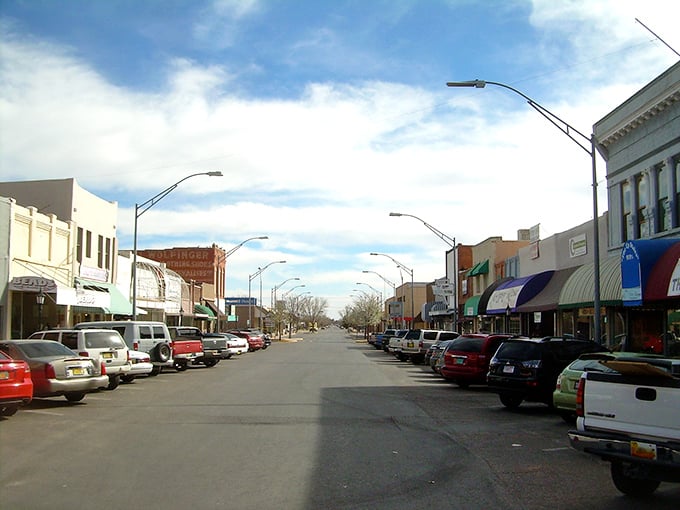 Alamogordo's downtown district has that "time stood still" quality. Perfect for slow strolls and unhurried conversations.