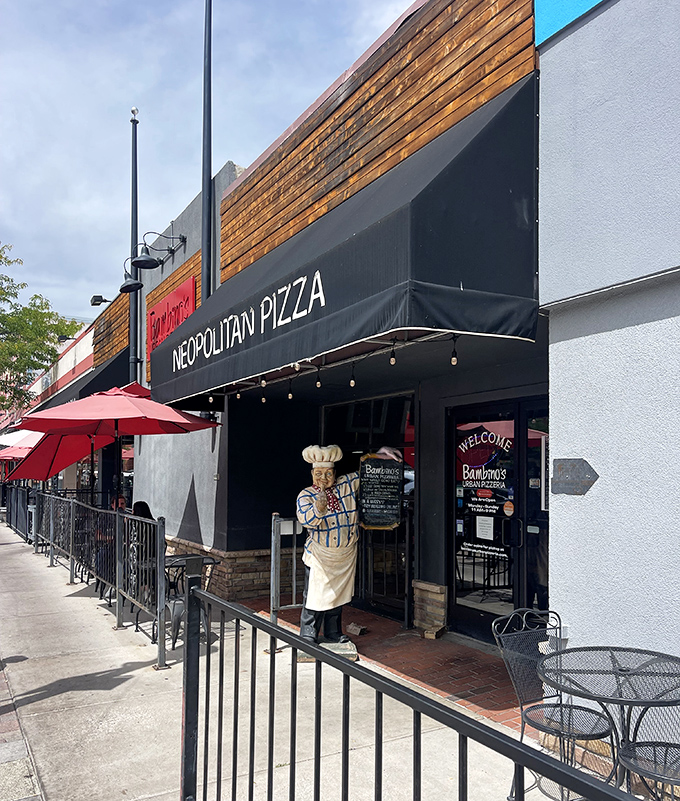 Bambino's Urban Pizzeria brings metropolitan pizza vibes to Colorado Springs. That "NEOPOLITAN PIZZA" awning is practically a promise.