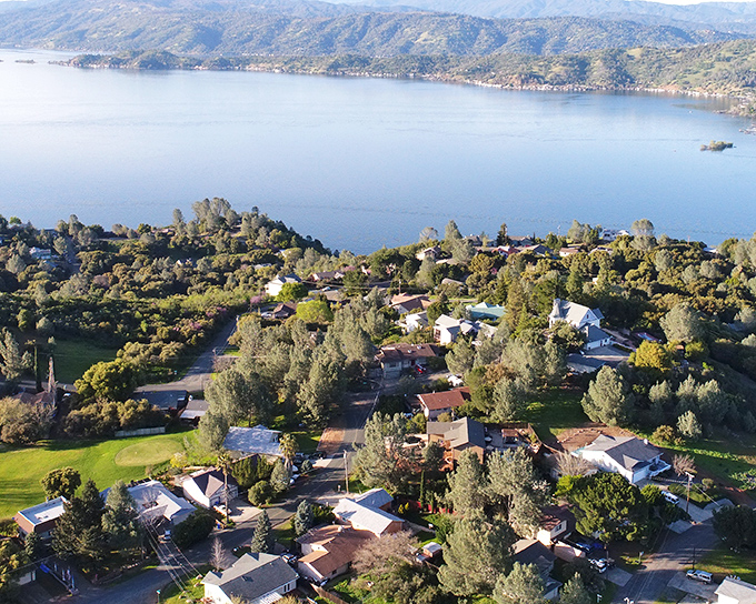 Clearlake's surrounding countryside offers breathtaking views and open spaces, with housing costs that leave room in your retirement budget for enjoying life.