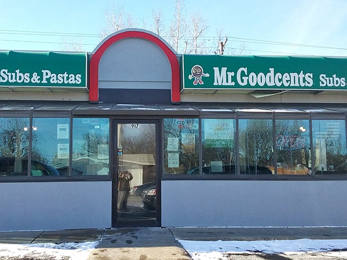 No-frills sandwich perfection in a cozy storefront. When you see that green awning, your taste buds know they're in for a treat.