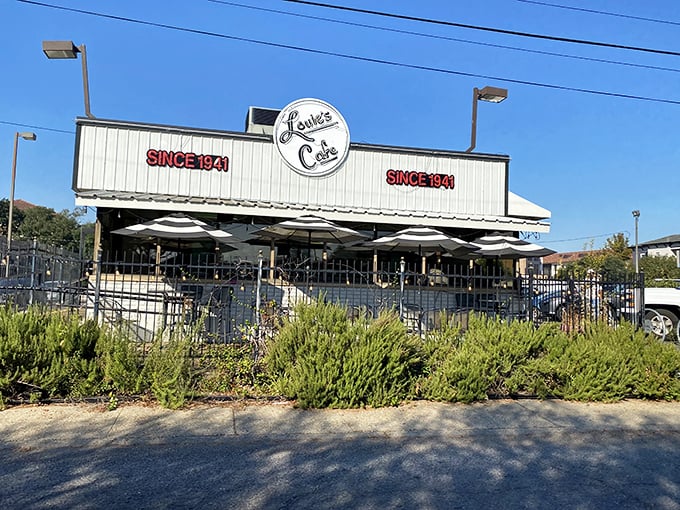 Louie's Caf&eacute; has been feeding hungry Baton Rouge locals since 1941 &ndash; that's longer than most marriages in Hollywood!
