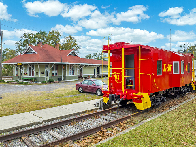 Milton's historic train depot and bright red caboose tell stories of yesteryear. All aboard for a trip through Florida's charming railroad history!