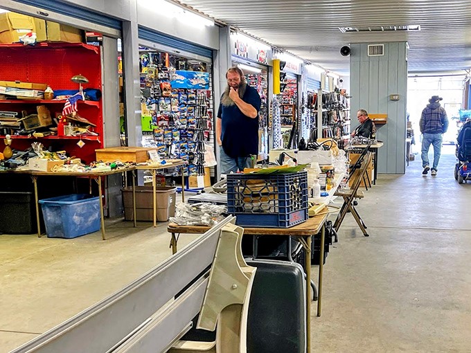 Indoor treasure hunting at its finest! Rogers Flea Market's endless aisles promise discoveries that'll make your bargain-hunting heart skip a beat.