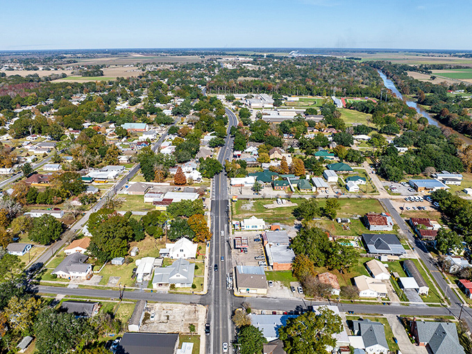 St. Martinville's tree-lined streets offer shade that feels like a blessing during those Louisiana summers. Simple pleasures at their best!