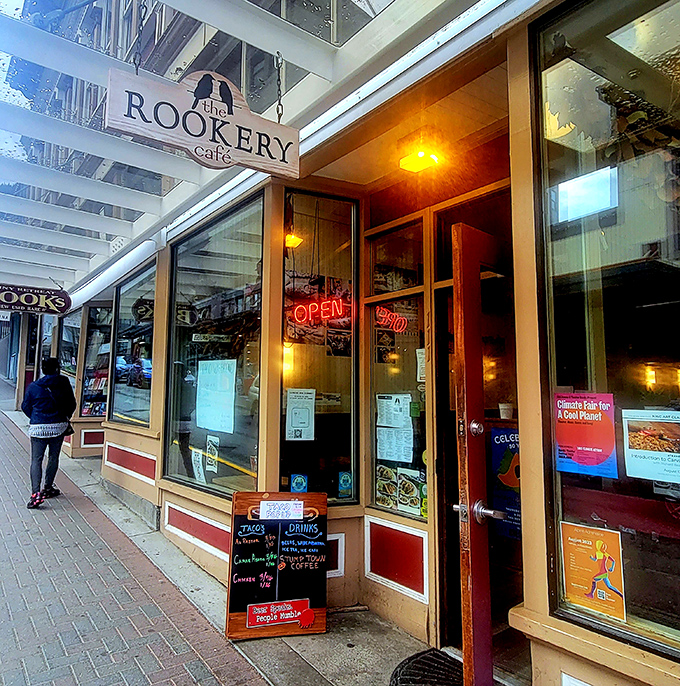 Behind those windows lies coffee that would make Seattle jealous and food that could headline in any foodie city.