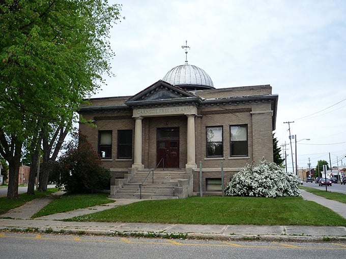 This beautiful domed library represents a community that values both knowledge and keeping dining costs down for everyone who visits.