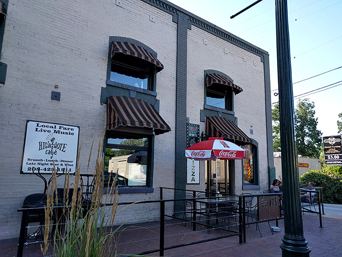 Step through Guido's door and you're no longer in Boise&mdash;you've been transported to a classic NYC pizza joint, minus the attitude.