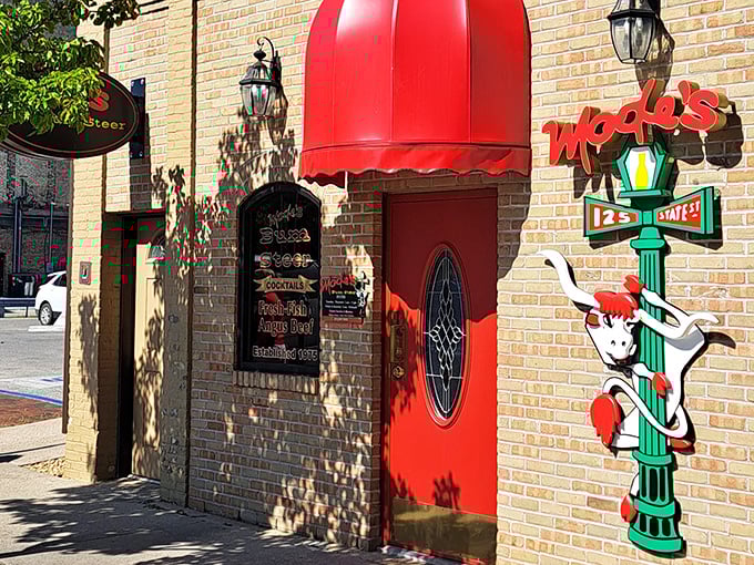 That vintage-style sign and red entrance at Mode's practically wink at you, promising steaks worth writing home about.