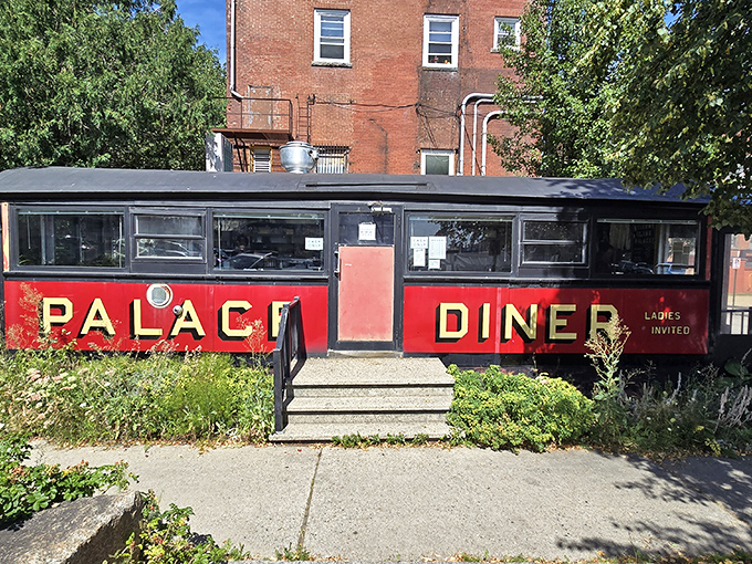 This crimson railcar hasn't moved in decades, but it's still taking diners on a journey to comfort food paradise.