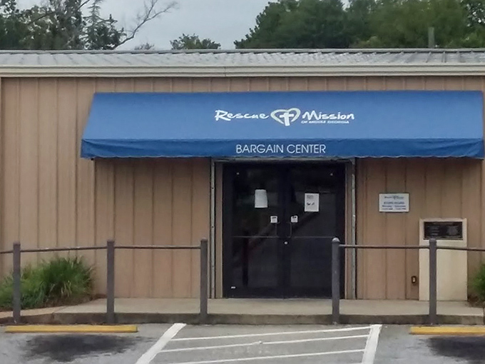 Simple and straightforward - the Rescue Mission Bargain Center doesn't need fancy frills to deliver thrifting thrills.