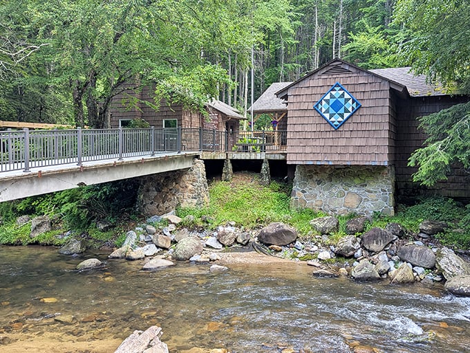 That charming quilt square adds just the right homespun touch to this mountain creek setting.