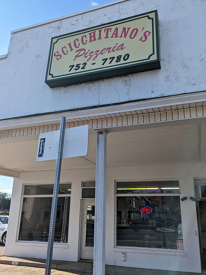 Small-town pizza perfection &ndash; Scicchitano's simple storefront has been satisfying Berwick appetites for generations.