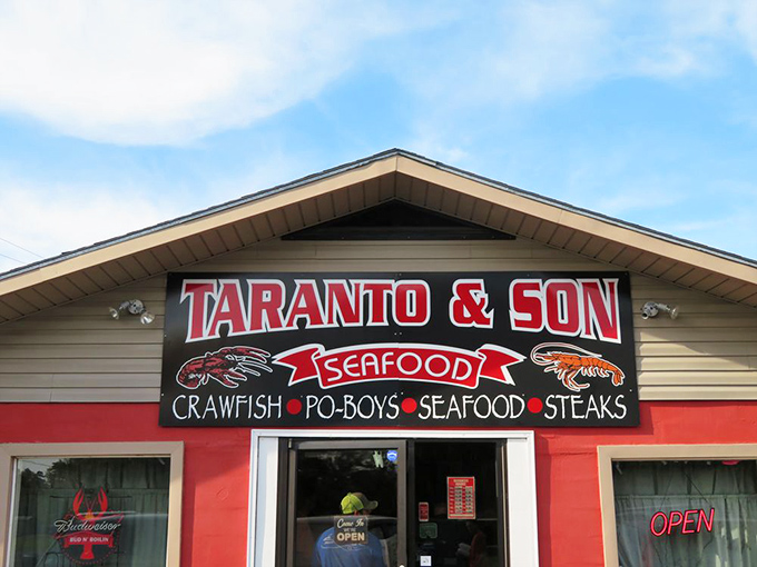 That bold Taranto's sign promises exactly what you'll get &ndash; seafood that doesn't mess around.