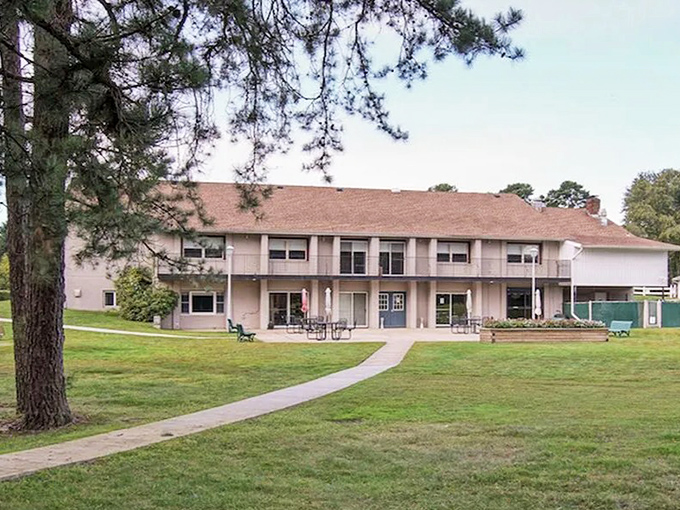Community living at its finest with green spaces for gathering. The Greens at Westover proves retirement doesn't mean retreating from good company!
