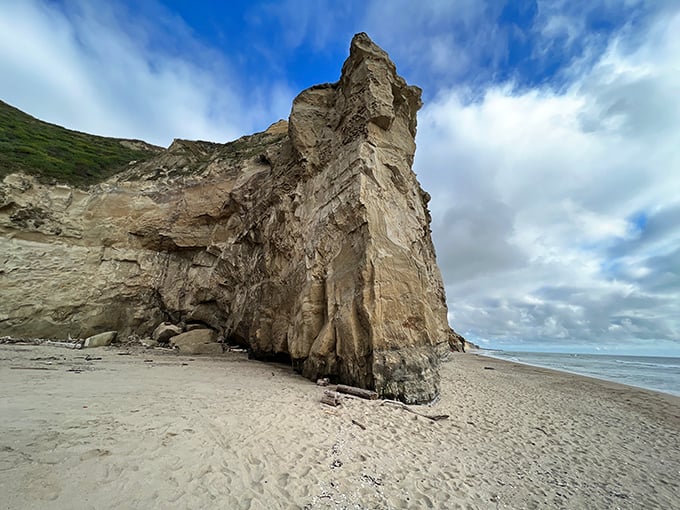 This dramatic cliff face tells Earth's autobiography in layers of sediment, standing like California's version of the Grand Canyon's little brother.