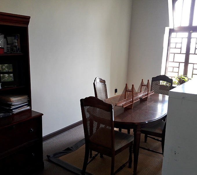 That moment when your dining room makes you question whether you're still in the Midwest or accidentally teleported.