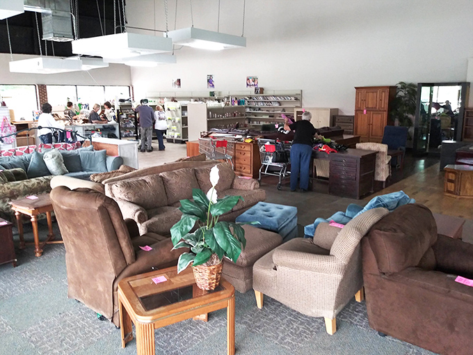 Living room showroom or thrift store corner? These well-arranged sofas and coffee tables prove secondhand doesn't mean second-rate in the furniture department.