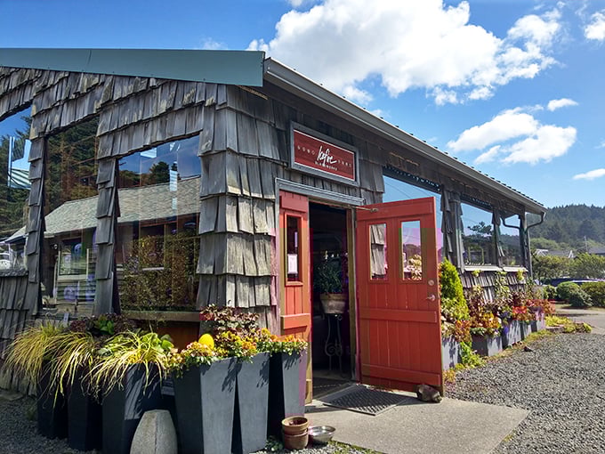 Creativity flows like the tide at Icefire Glassworks. This charming red-doored studio showcases handblown masterpieces inspired by the surrounding coastal beauty.