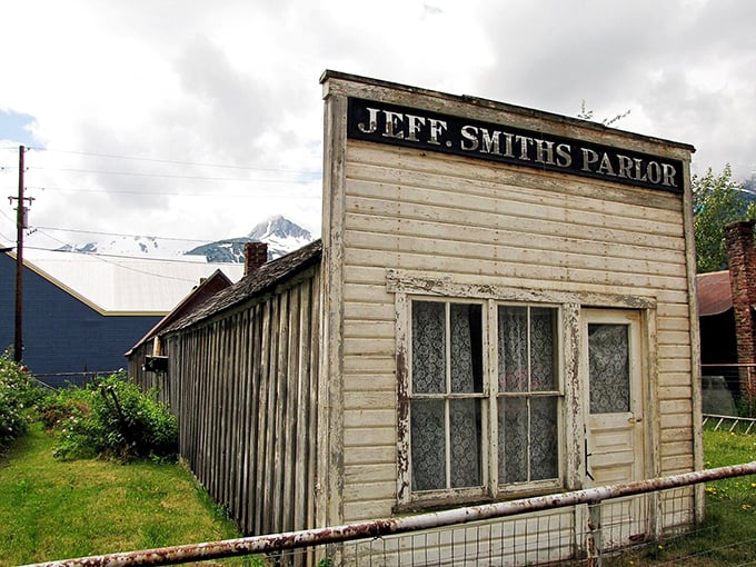Jeff Smith's Parlor, once headquarters for notorious con man "Soapy" Smith, proves that even scoundrels had excellent taste in real estate.