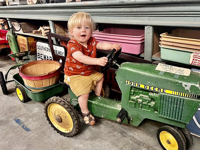 Future farmers start young! This miniature John Deere creates the kind of childhood memories that no iPad game could ever replace.