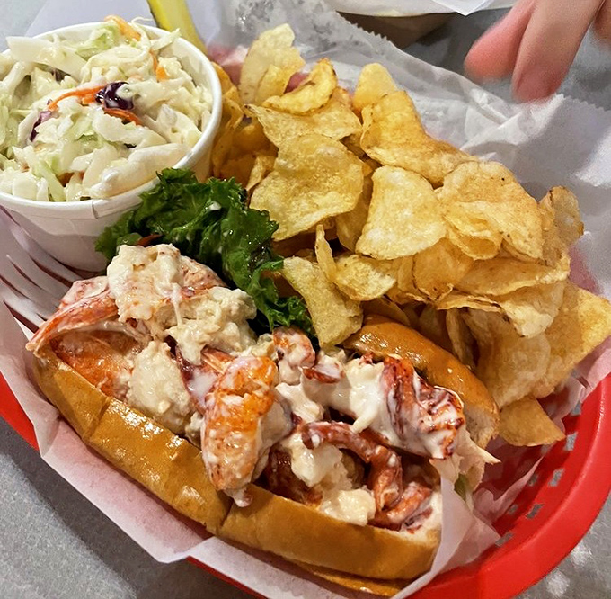 The lobster roll that launched a thousand road trips. Simple perfection: sweet meat, light dressing, toasted bun—proof that sometimes less truly is more.