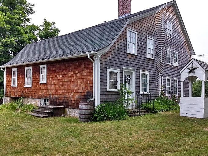At Paine House Museum, those weathered cedar shingles have been keeping Rhode Islanders dry since before electricity was cool.