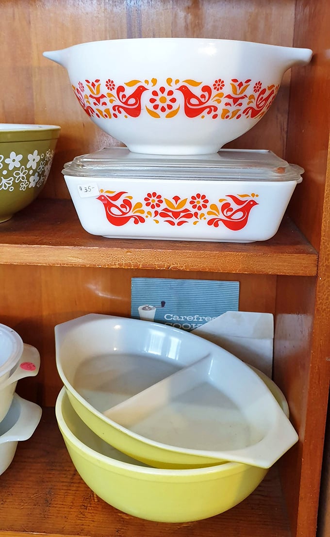 Friendship-ending Pyrex! The kind your grandmother would never lend out because "someone always returns them with spaghetti stains."