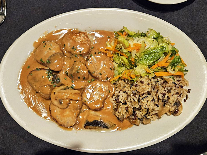 These sea scallops swim in a sauce so good you'll contemplate drinking it directly&mdash;no judgment here!