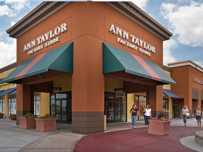 American Eagle Outfitters waits patiently for shoppers who understand that looking good shouldn't cost your entire paycheck.