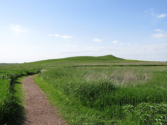 Spirit Mound's gentle rise offers hikers what Lewis and Clark discovered&mdash;breathtaking prairie vistas without the dysentery or grizzly encounters.