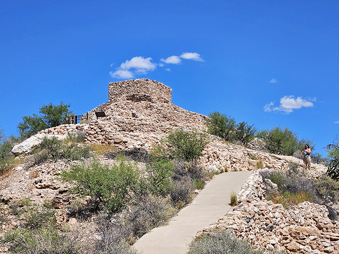 Tuzigoot National Monument stands as a testament to ingenious ancient architecture. The Sinagua people clearly understood the "location, location, location" principle.