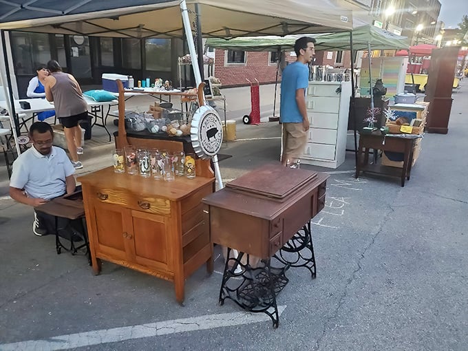 Outdoor vendors add another dimension to the treasure hunting experience. The thrill of the find is even sweeter under open Kansas skies.
