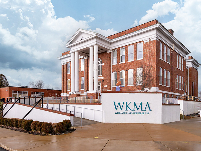 The William King Museum of Art brings metropolitan culture to mountain country, housed in a building grand enough to make Jefferson nod approvingly. 