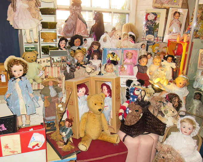 Not creepy at all! This army of vintage dolls and teddy bears stands ready to either fulfill childhood nostalgia or star in your next nightmare.