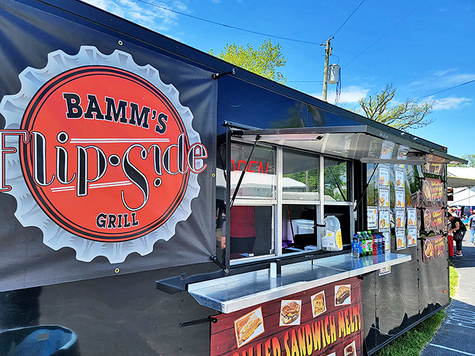 Bamm's Flip Side Grill serves up fairground favorites with flair. Nothing enhances treasure hunting like the aroma of grilled sandwiches wafting through the Ohio air. 