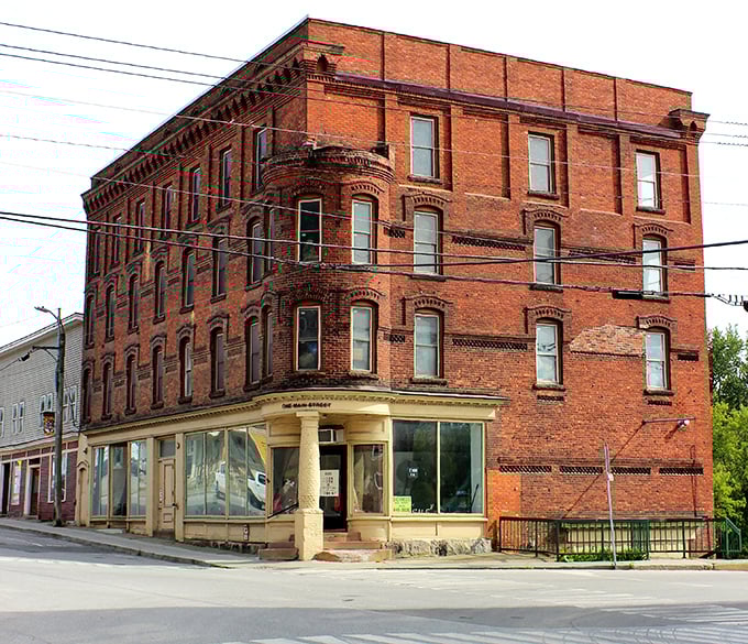 This magnificent brick edifice stands as a testament to Richford's prosperous past, when the railroad brought commerce and connection.