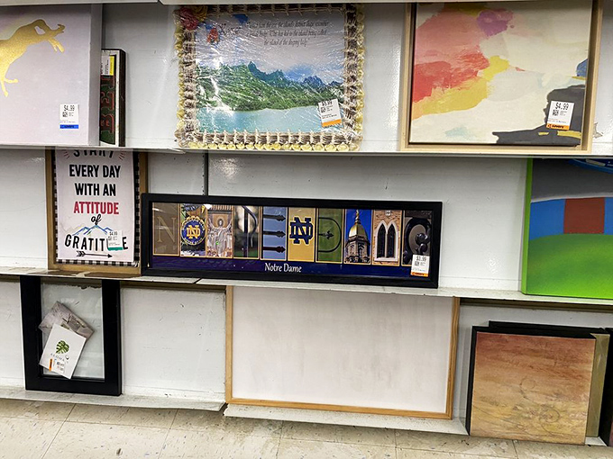 Wall art that once graced mainland homes now offers island dwellers a chance at affordable d&eacute;cor transformation.