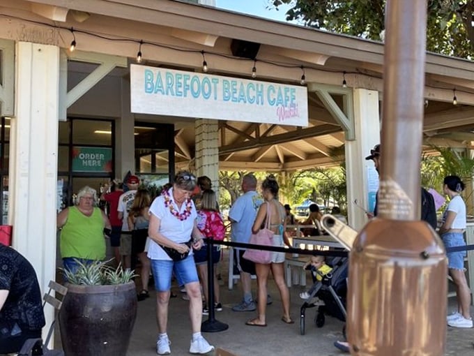 Beach bites with no pretension! Barefoot Beach Cafe's ordering line proves good things come to those who wait&mdash;especially when wearing a fresh lei.
