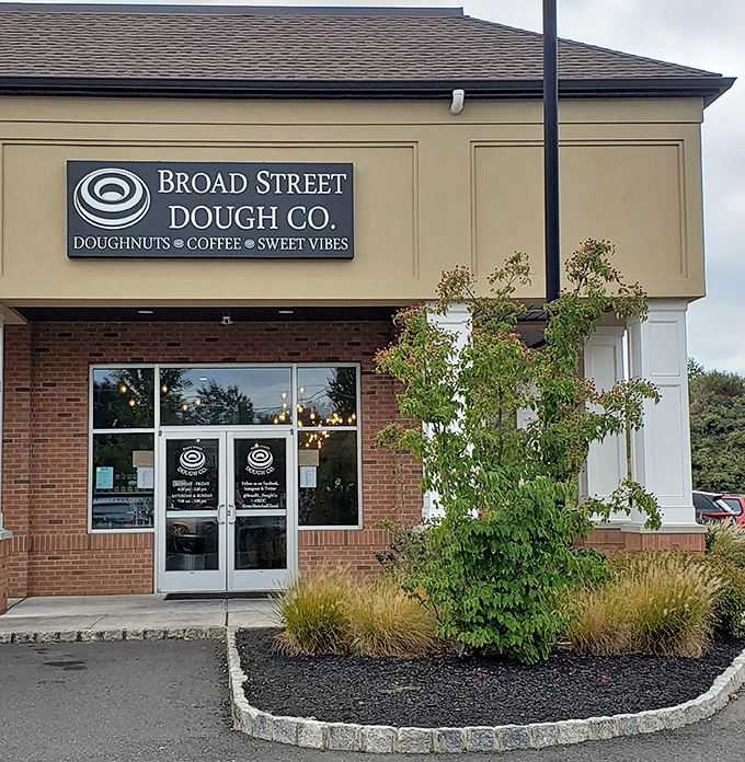 Same great concept, new neighborhood - spreading the made-to-order gospel across Jersey like sweet salvation. 