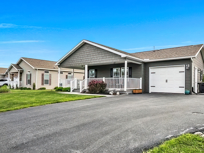Creek View's community building provides a gathering place for residents. Where the coffee is always hot and the conversation even warmer!