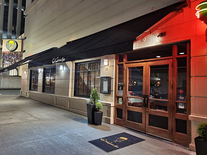 When your steak looks this good, you almost feel guilty cutting into such beautiful culinary artistry.