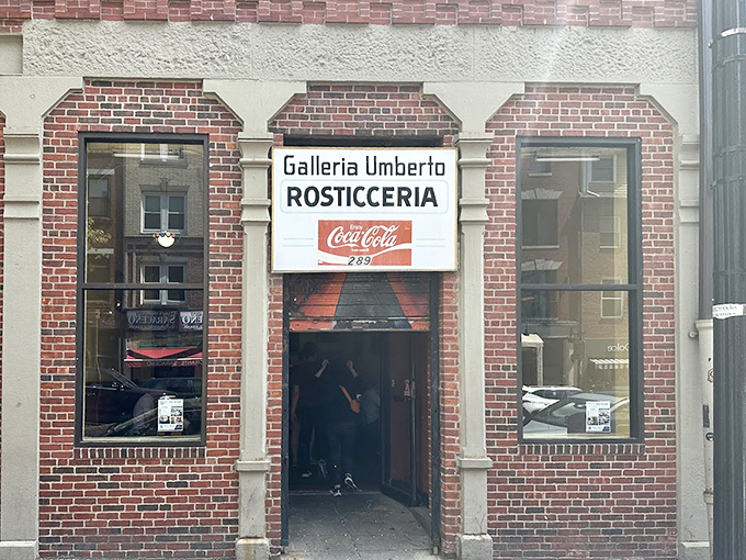 Galleria Umberto: Behind this humble brick fa&ccedil;ade lies pizza so authentic, you'll check your phone to make sure you haven't somehow teleported to Sicily.
