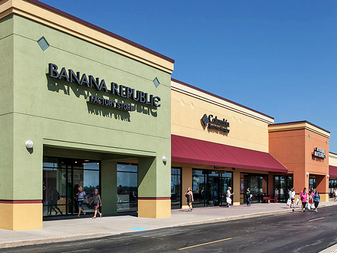 Johnson Creek Premium Outlets: Banana Republic anchoring a rainbow of storefronts&mdash;like the popular kid in school who actually invites everyone to the party.
