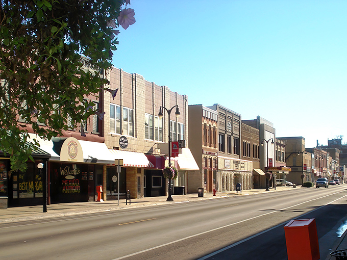 Marshalltown's downtown has that "time stood still" quality. Those green trees provide perfect shade for window shopping on summer afternoons.